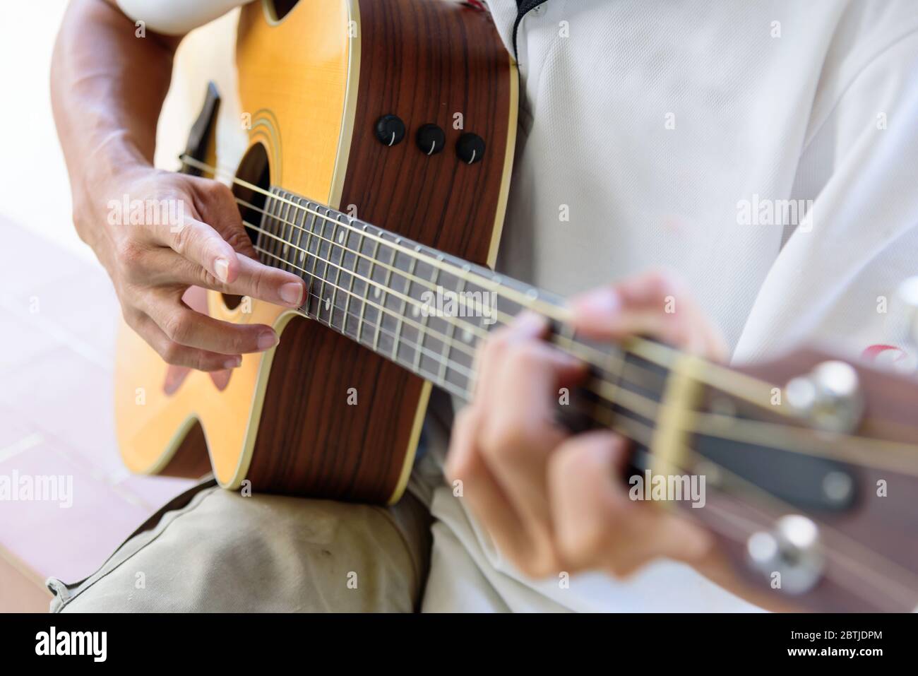 Tapping fingers hi-res stock photography and images - Alamy