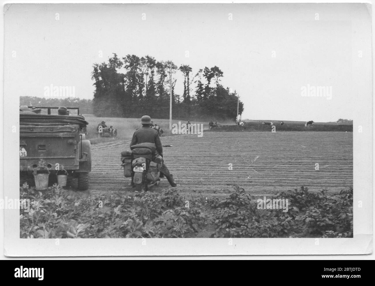 Photographs depicting military activities in France, May - June 1940 ...