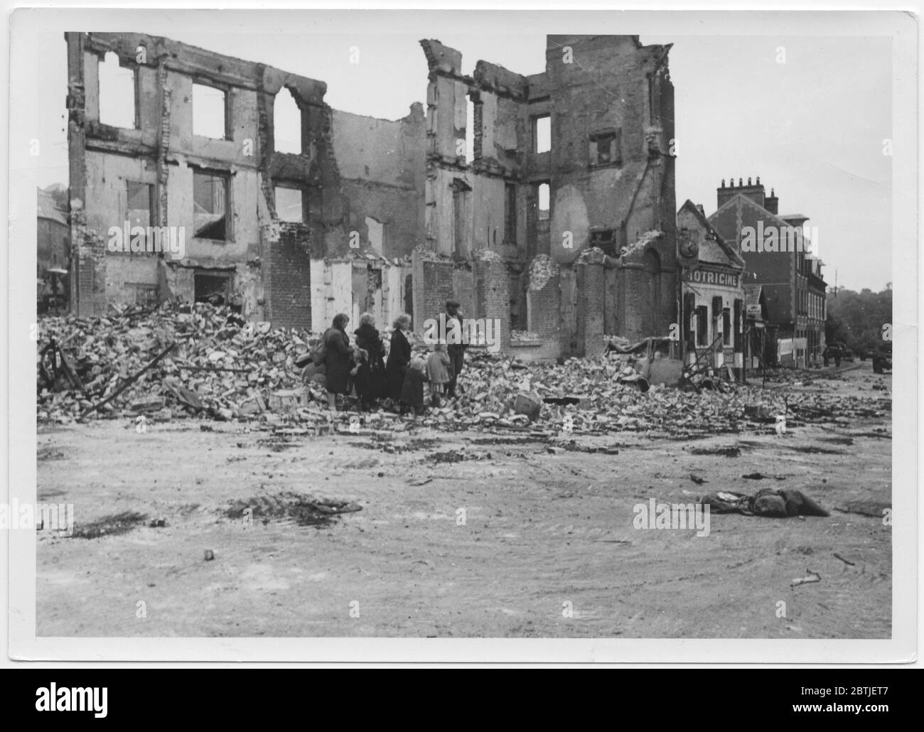 Photographs depicting military activities in France, May - June 1940 ...