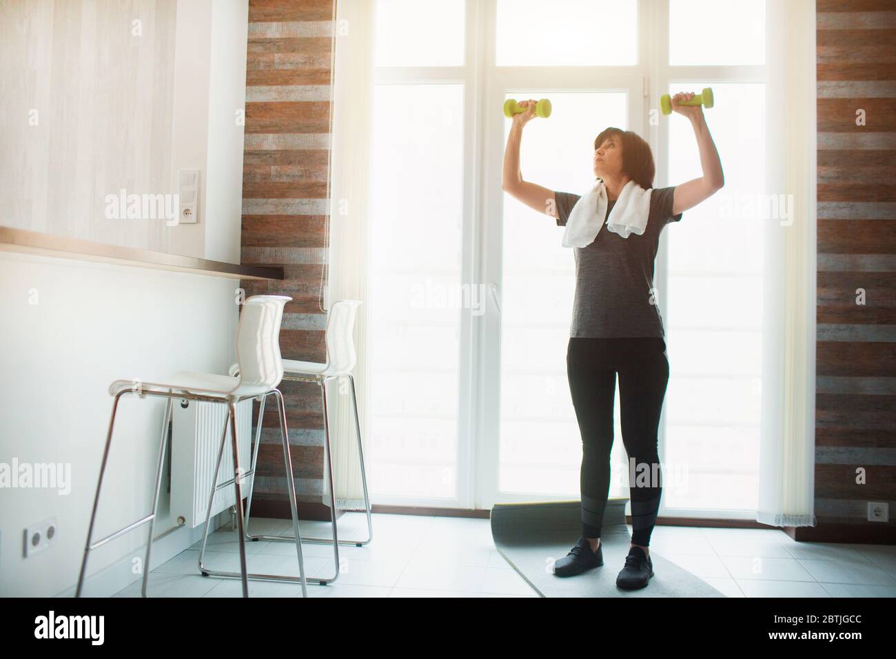 Well built woman hi-res stock photography and images - Alamy