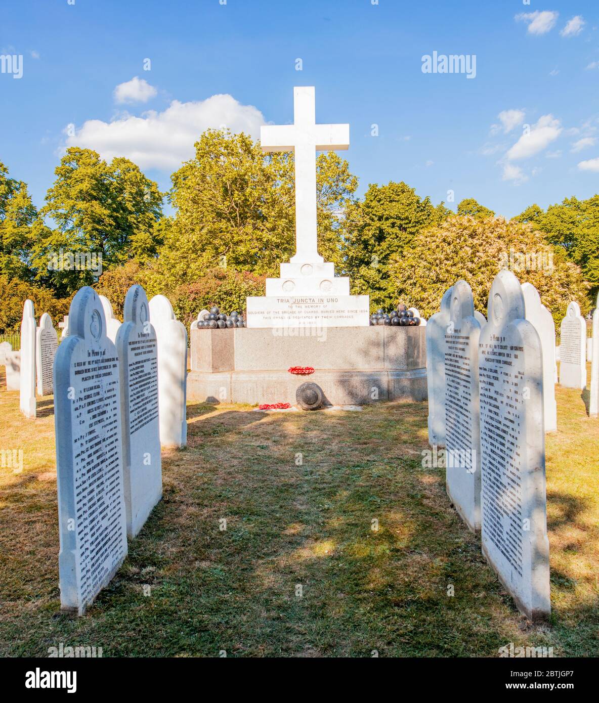 Military section (Brigade of Guards) in Brompton Cemetery, Kensington ...