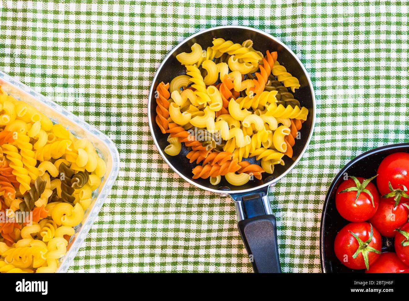 Tricolore pasta twist hi-res stock photography and images - Alamy
