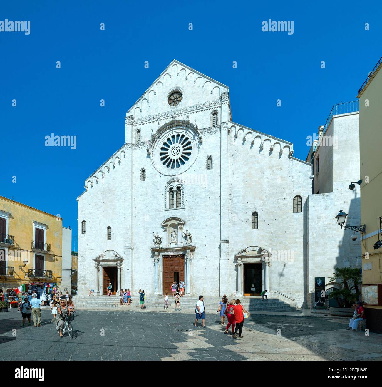 Bari cathedral hi-res stock photography and images - Alamy