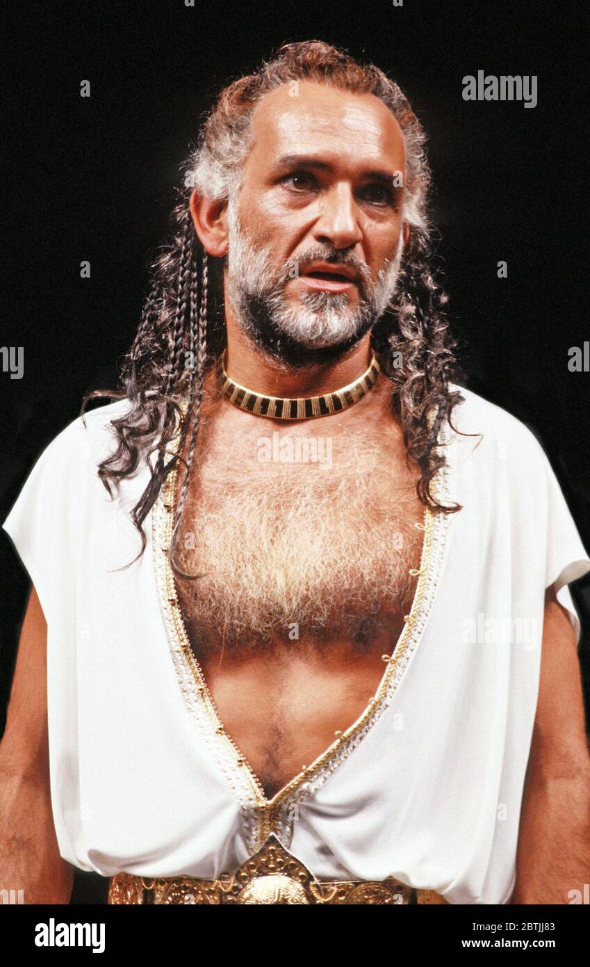 Ben Kingsley (Othello) in OTHELLO by Shakespeare at the Royal ...