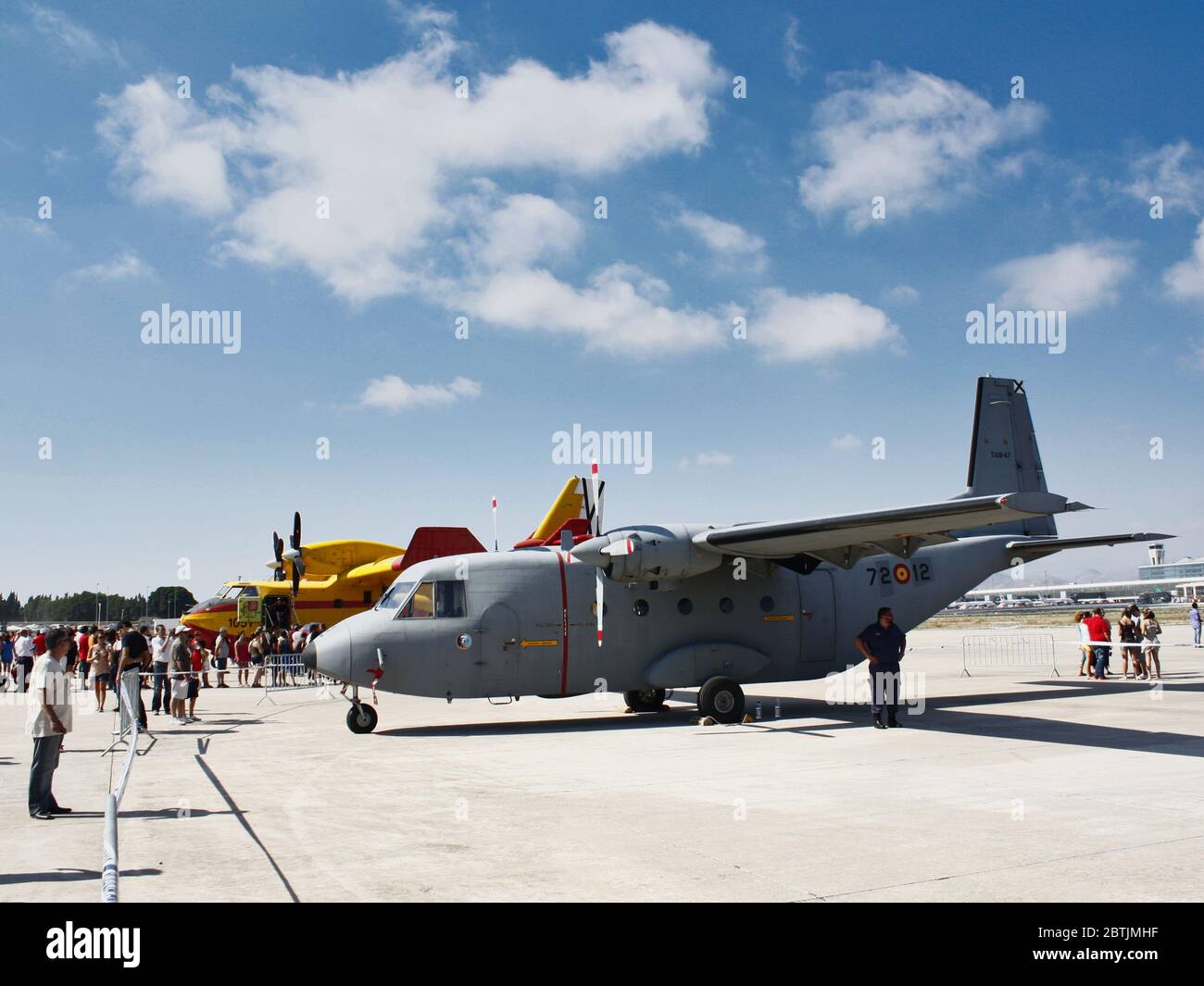Casa c 212 aviocar hi-res stock photography and images - Alamy