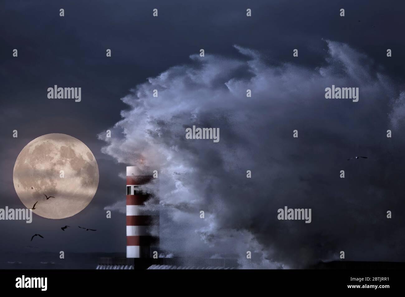 Big splash moon hi-res stock photography and images - Alamy