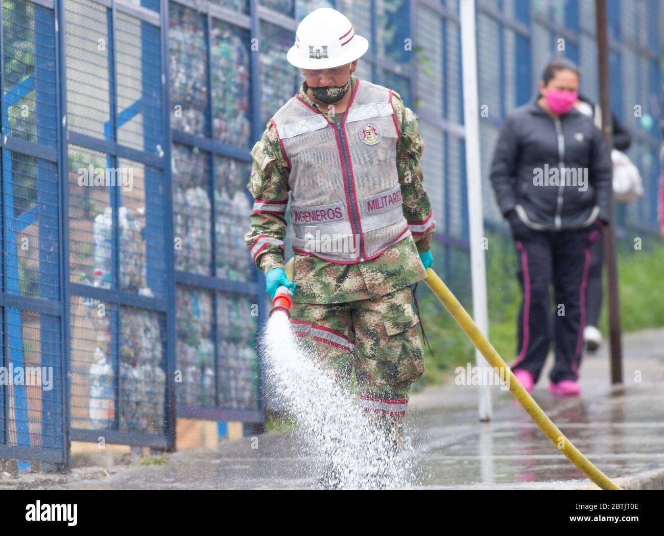 Soldiers from the Military Police Battalion during a cleaning ...