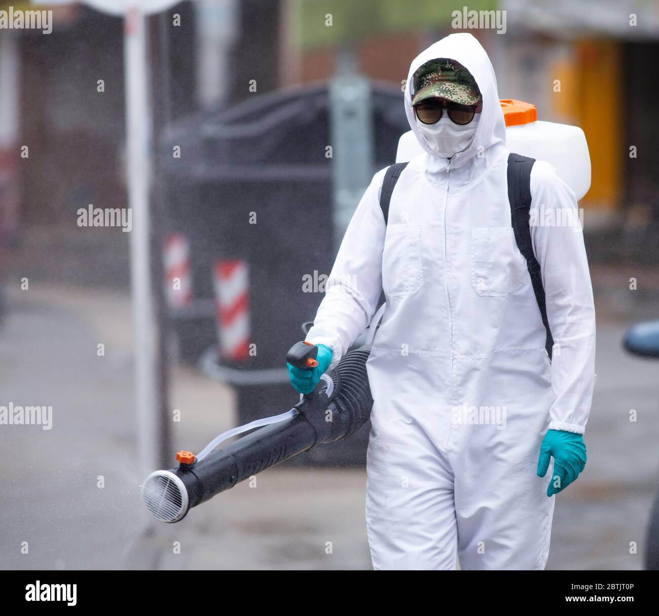 Soldiers from the Military Police Battalion during a cleaning ...