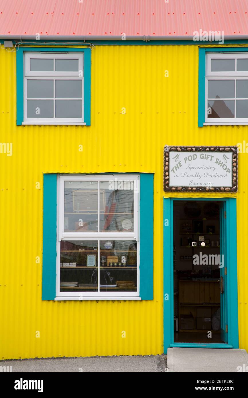 Yellow store on the Jetty in Port Stanley, Falkland Islands (Islas ...