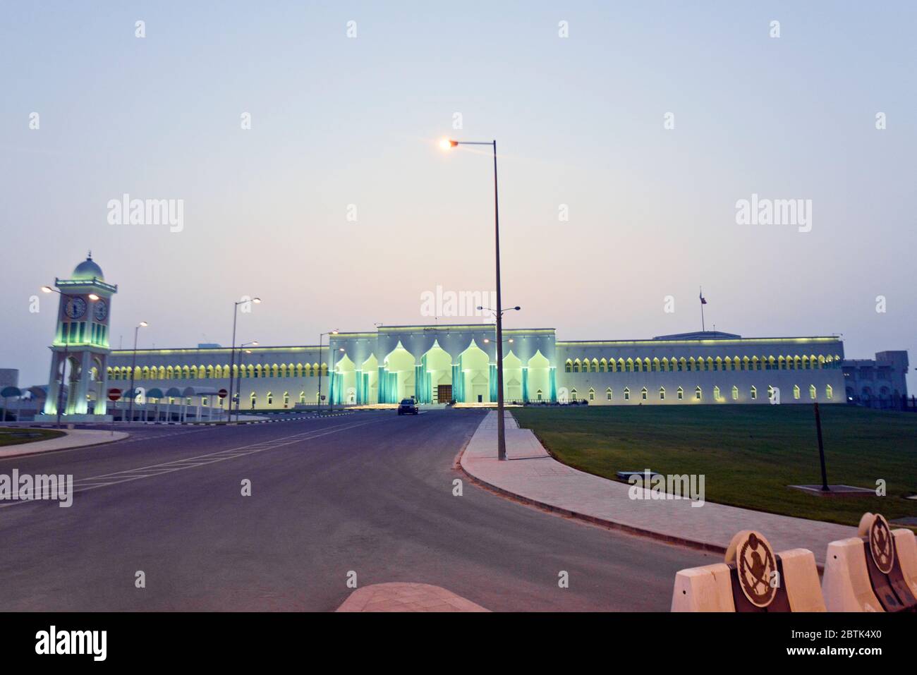 Emir's palace at twilight, Corniche district, Doha (Qatar Stock Photo ...