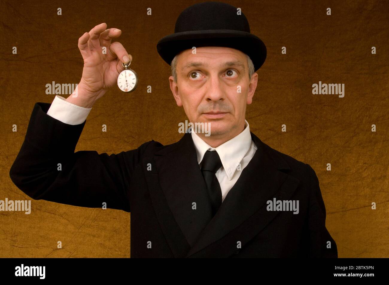 Business man bowler hat hi-res stock photography and images - Alamy