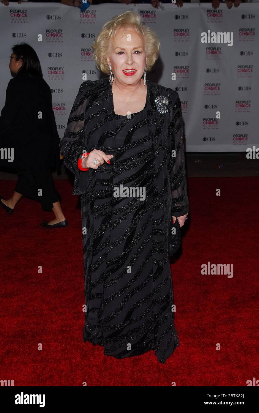 Doris Roberts at The 33rd Annual People's Choice Awards - Arrivals held ...