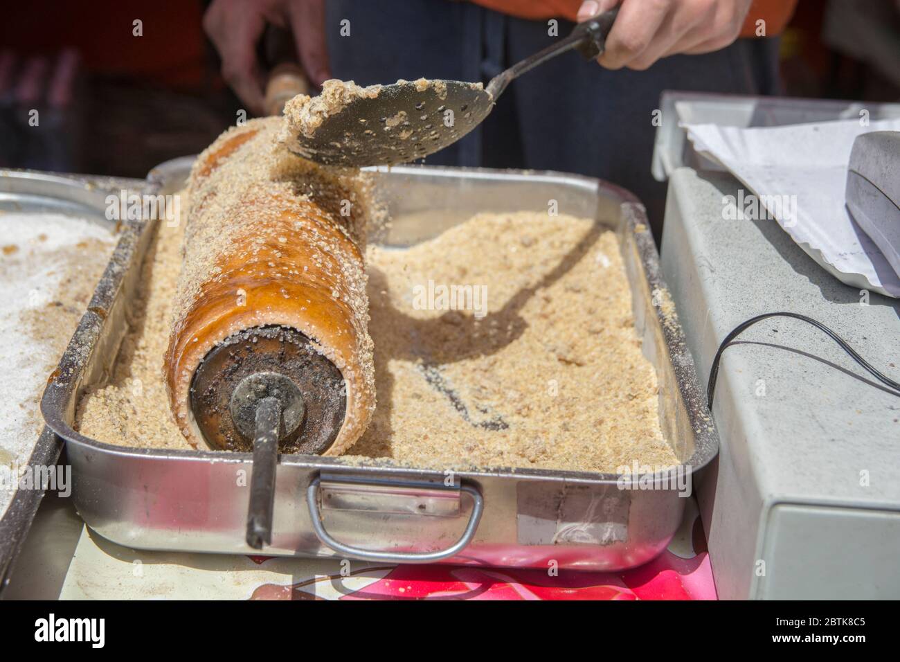 Kürtőskalács or Kurtosh Kalach, a spit cake specific to Hungarians from ...