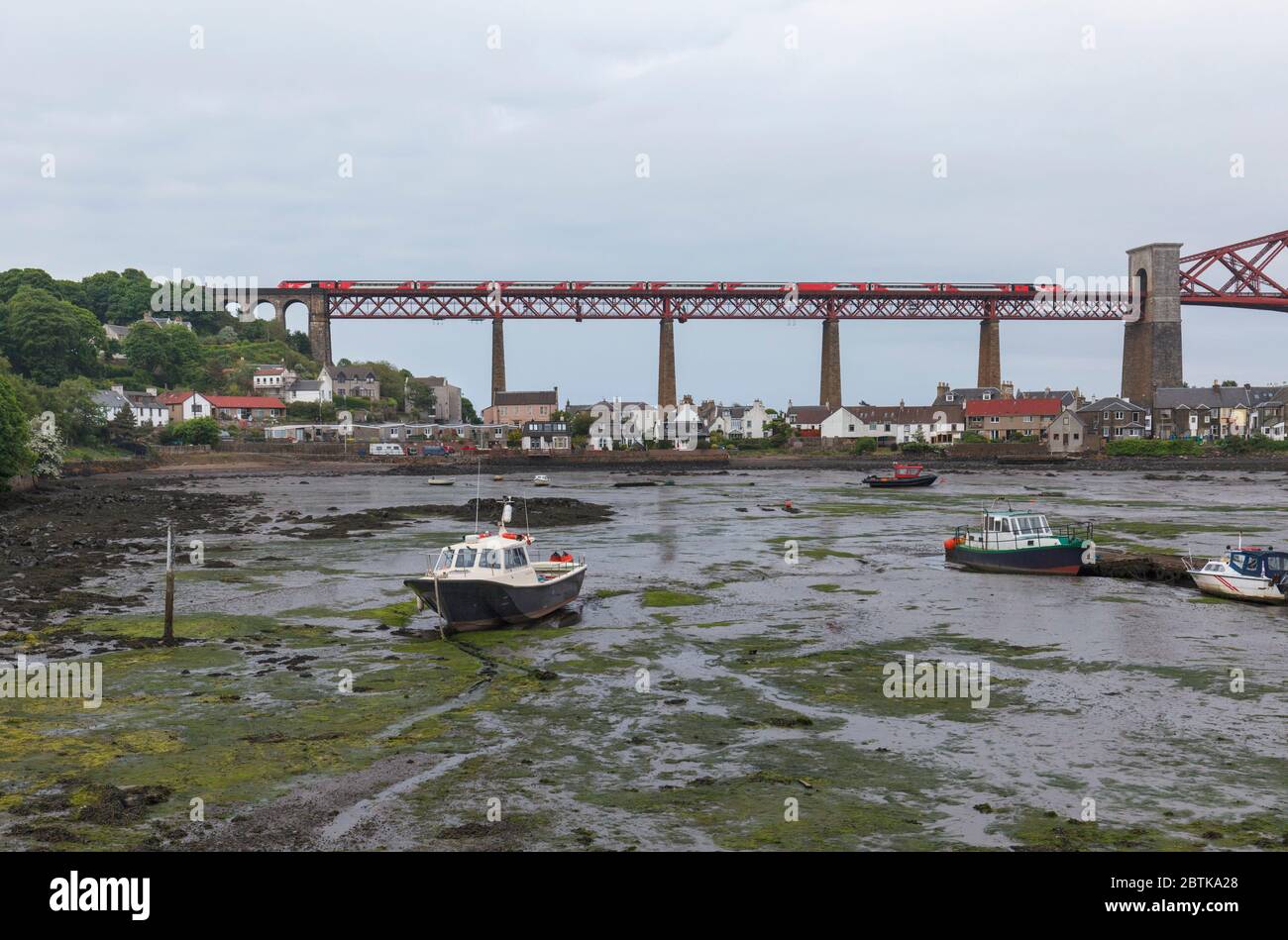 Virgin Trains east coast high speed train ( Intercity 125) running off ...