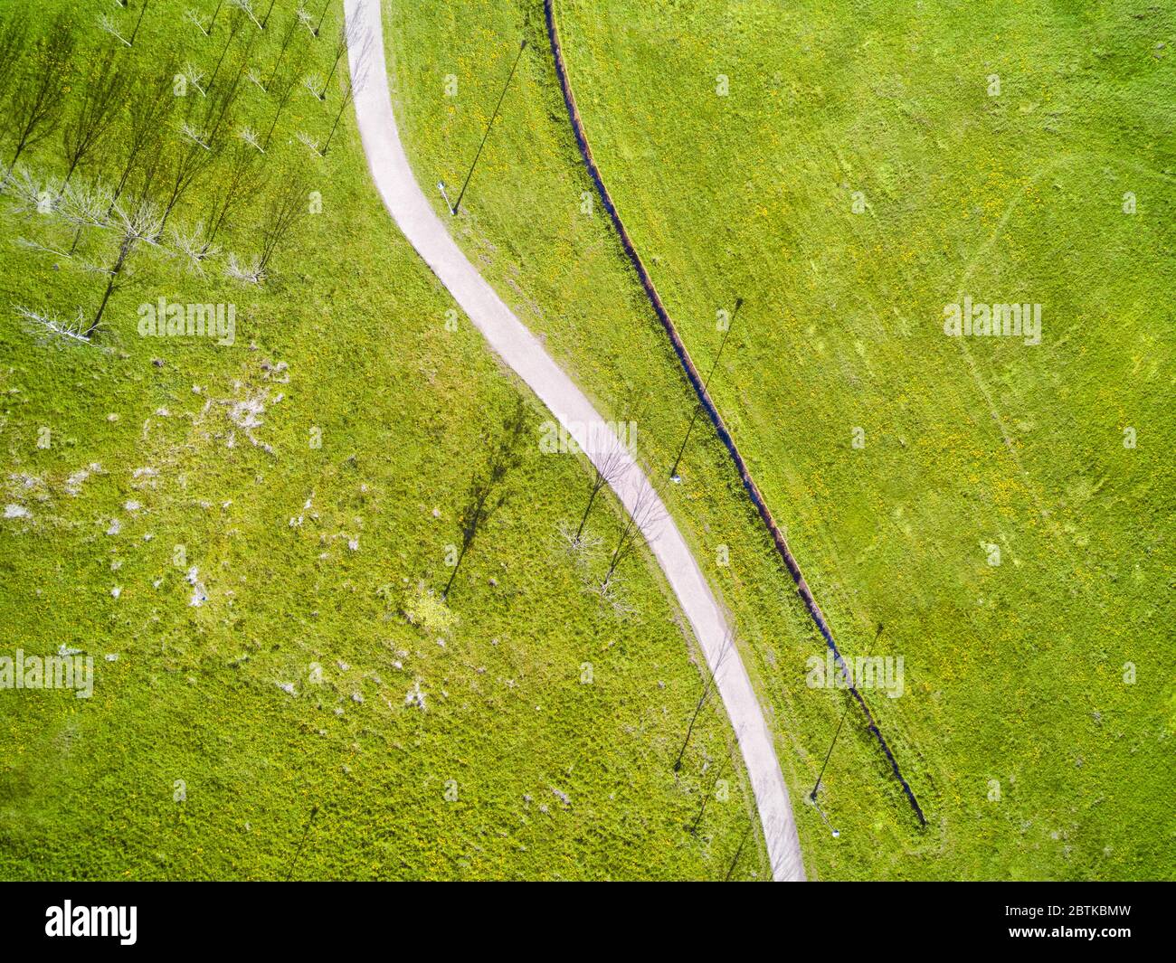 Curved garden path from above hi-res stock photography and images - Alamy
