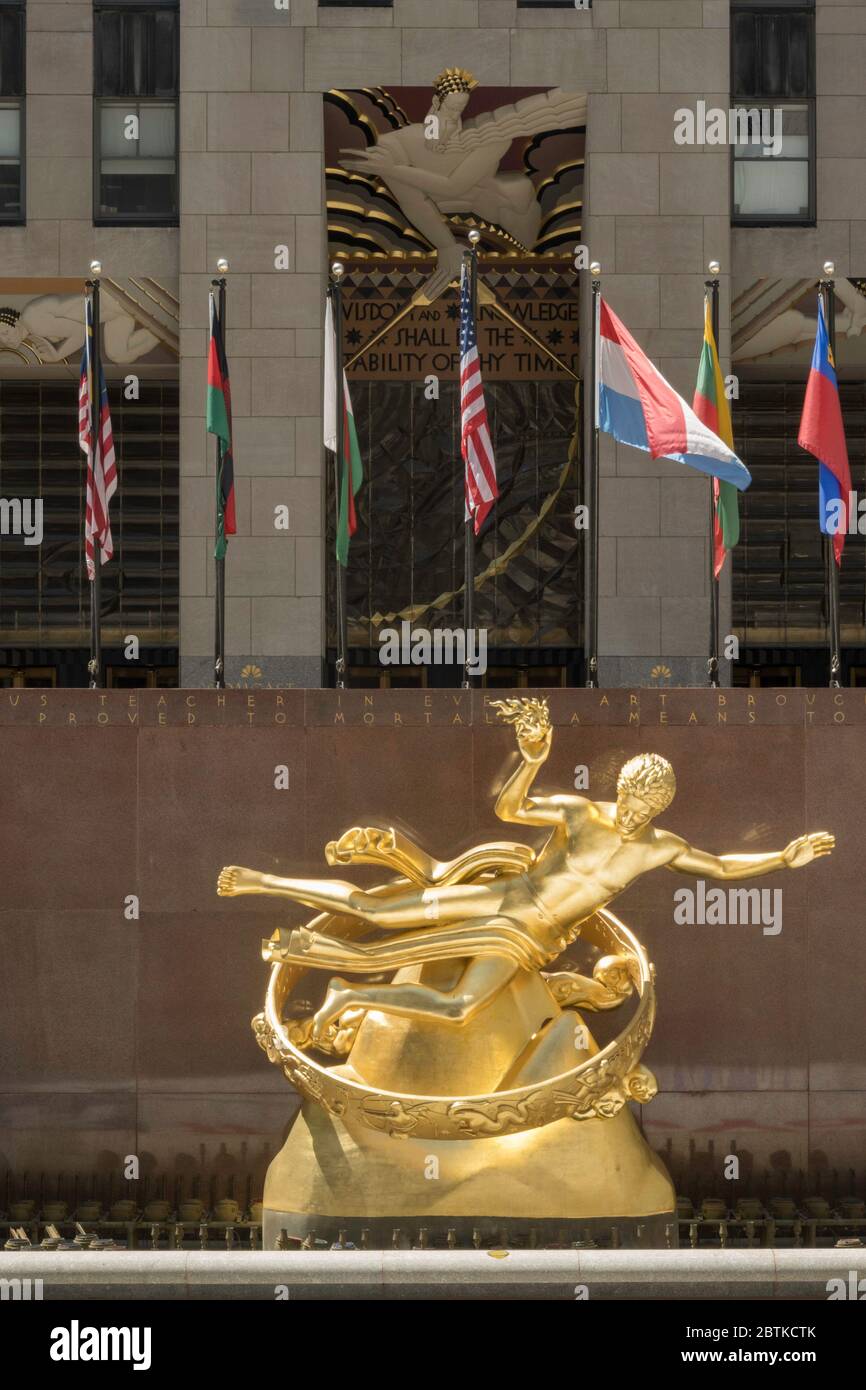 Statue of Prometheus, Rockefeller Center Plaza, NYC Stock Photo - Alamy