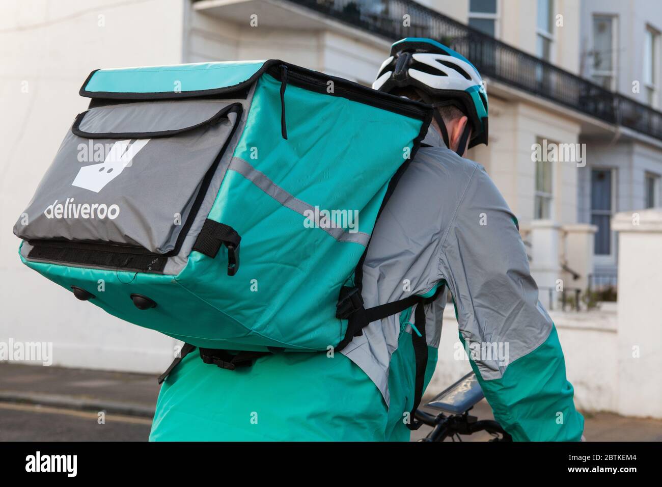 Cycle courier deliveroo hi-res stock photography and images - Alamy