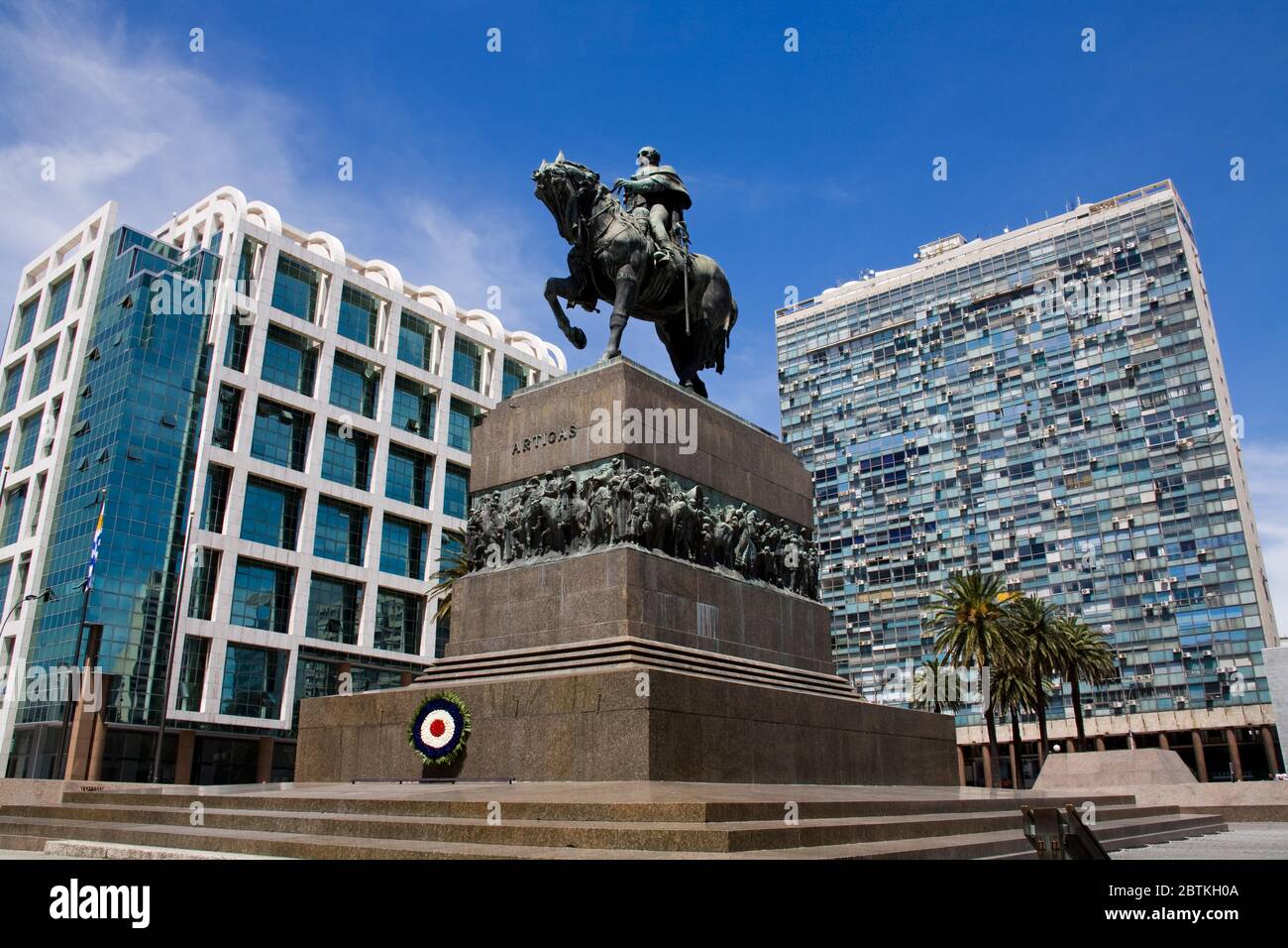 Statue of Jose Gervasio Artigas in Plaza Independencia, Old City ...