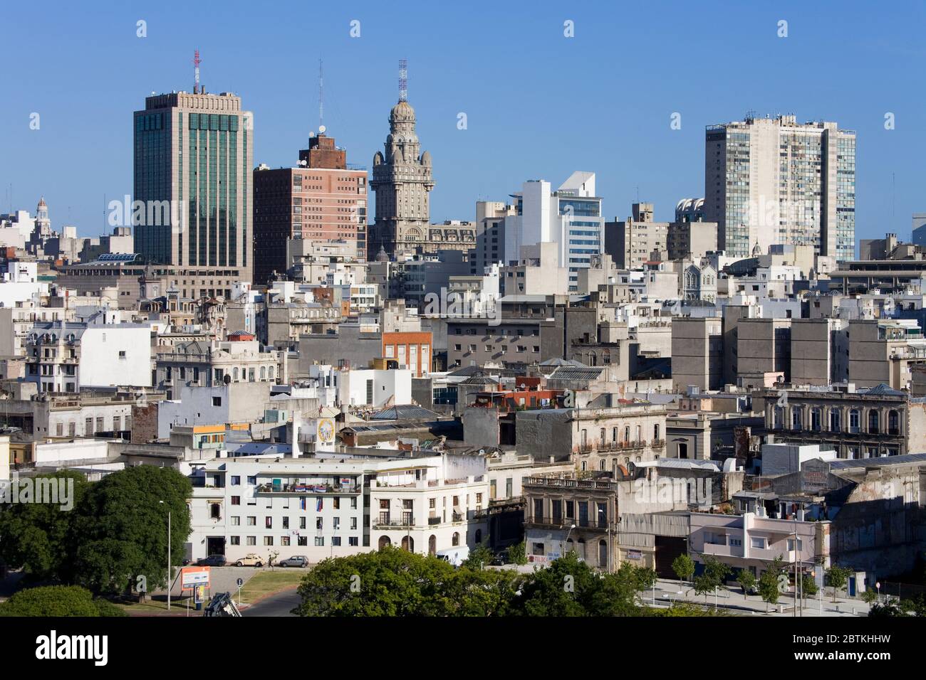Montevideo skyline hi-res stock photography and images - Alamy