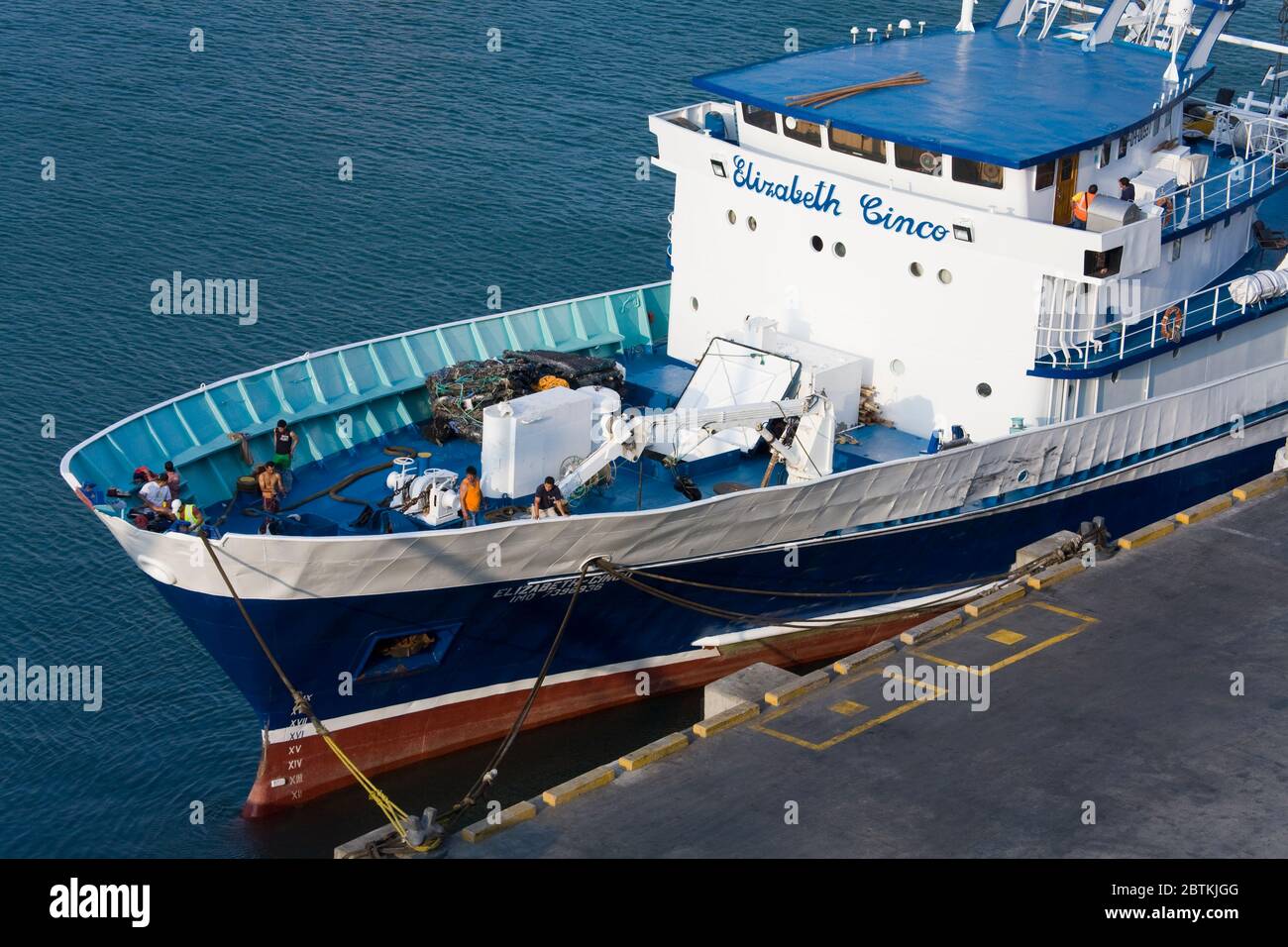 Unloading Tuna from fishing boat, City of Manta, Manabi Province ...
