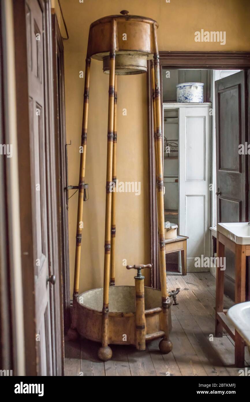 Old plumbing hi-res stock photography and images - Alamy