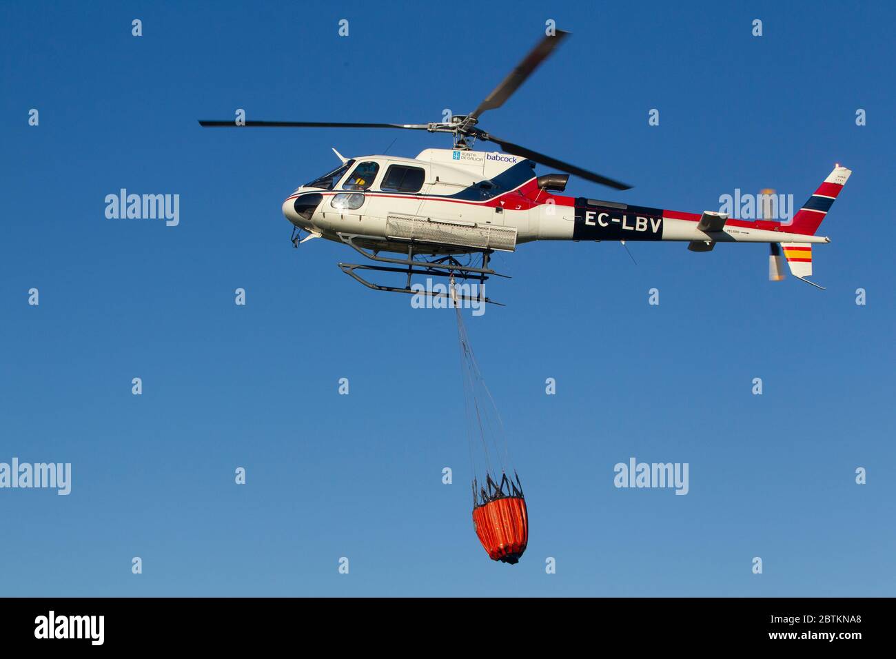 Aerial firefighting helicopter hi-res stock photography and images - Alamy