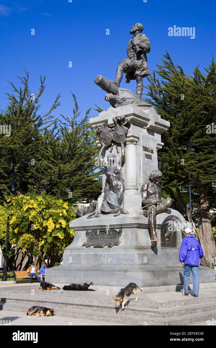 Magellan monument hi-res stock photography and images - Alamy