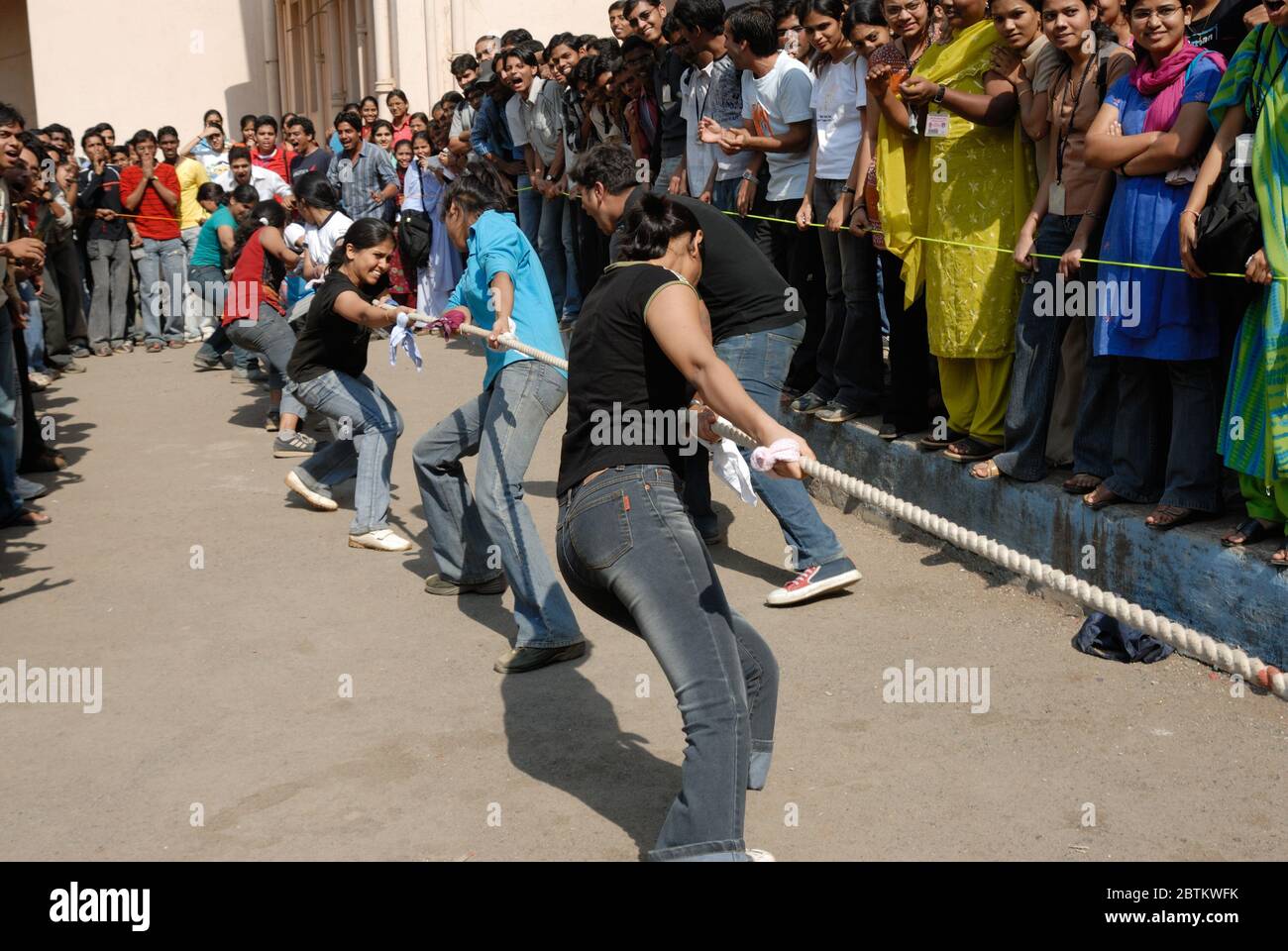 Mumbai, Maharashtra, India, Asia, Jan. 12, 2007 - Unidentified Indian ...
