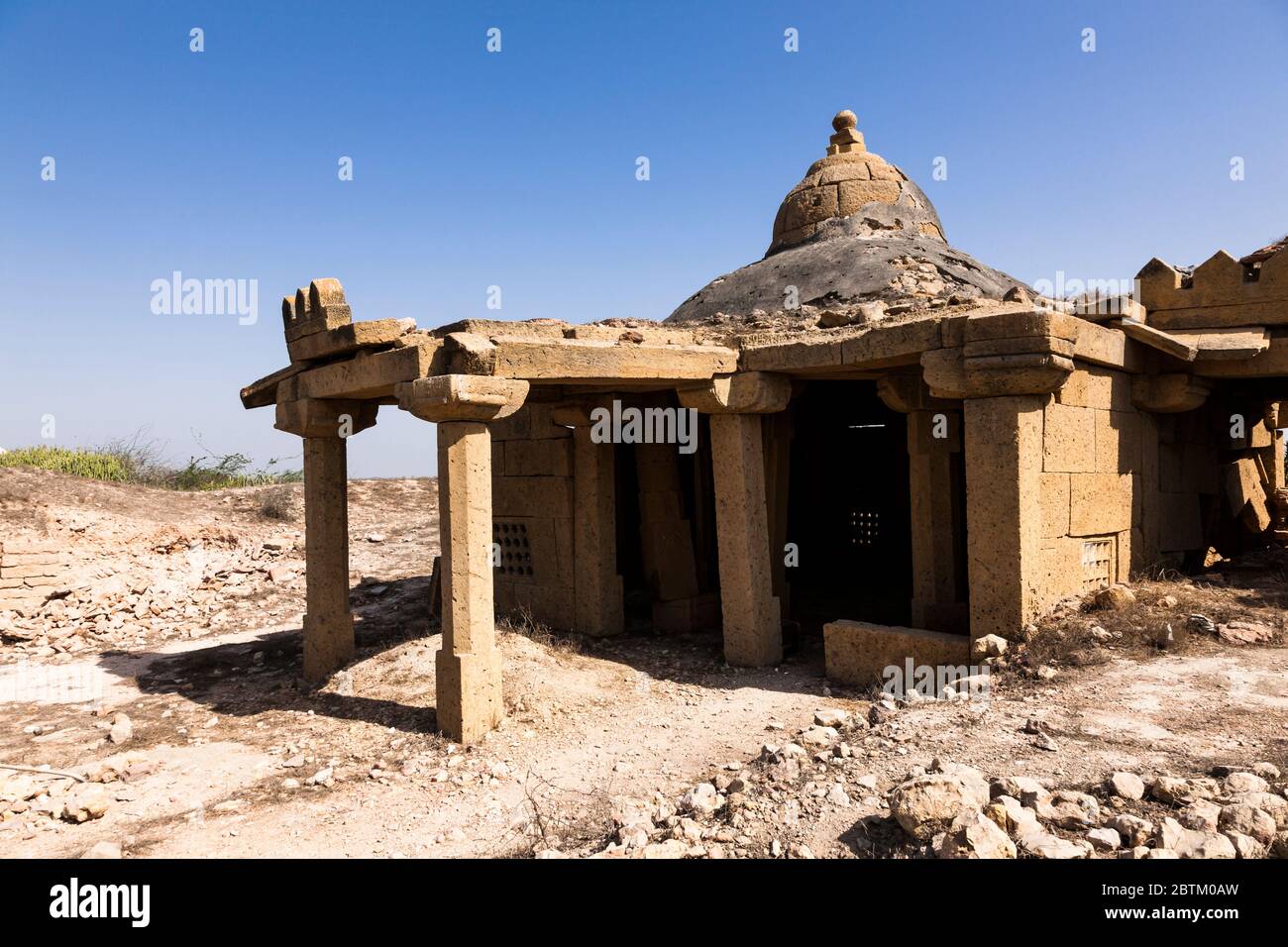 Sindh pakistan monuments hi-res stock photography and images - Alamy