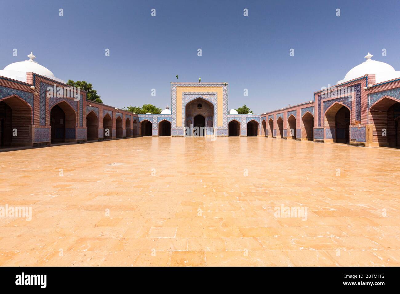 Courtyard of Shah Jahan Mosque, Jamia Masjid of Thatta, Thatta, Sindh ...