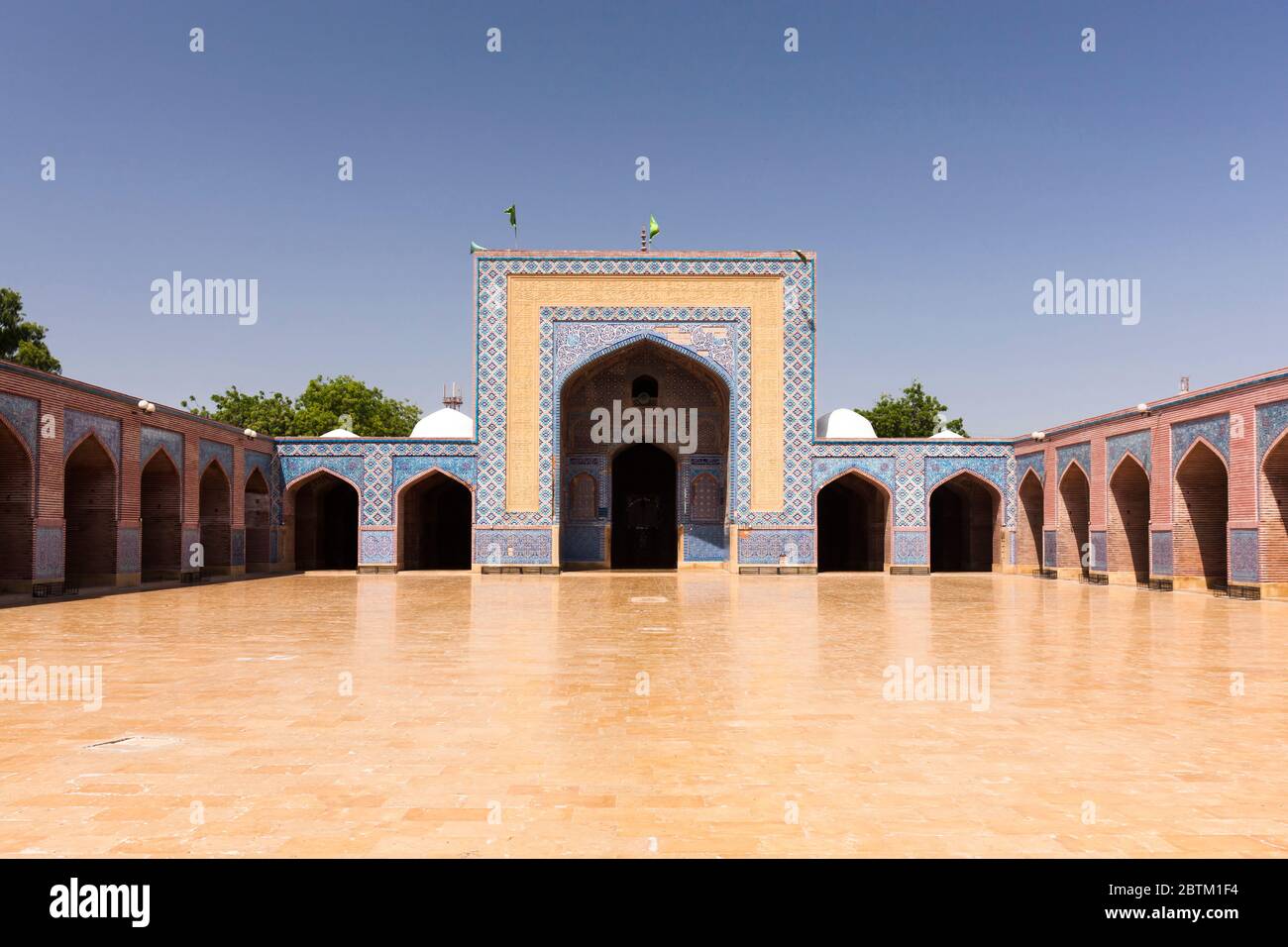 Courtyard of Shah Jahan Mosque, Jamia Masjid of Thatta, Thatta, Sindh ...