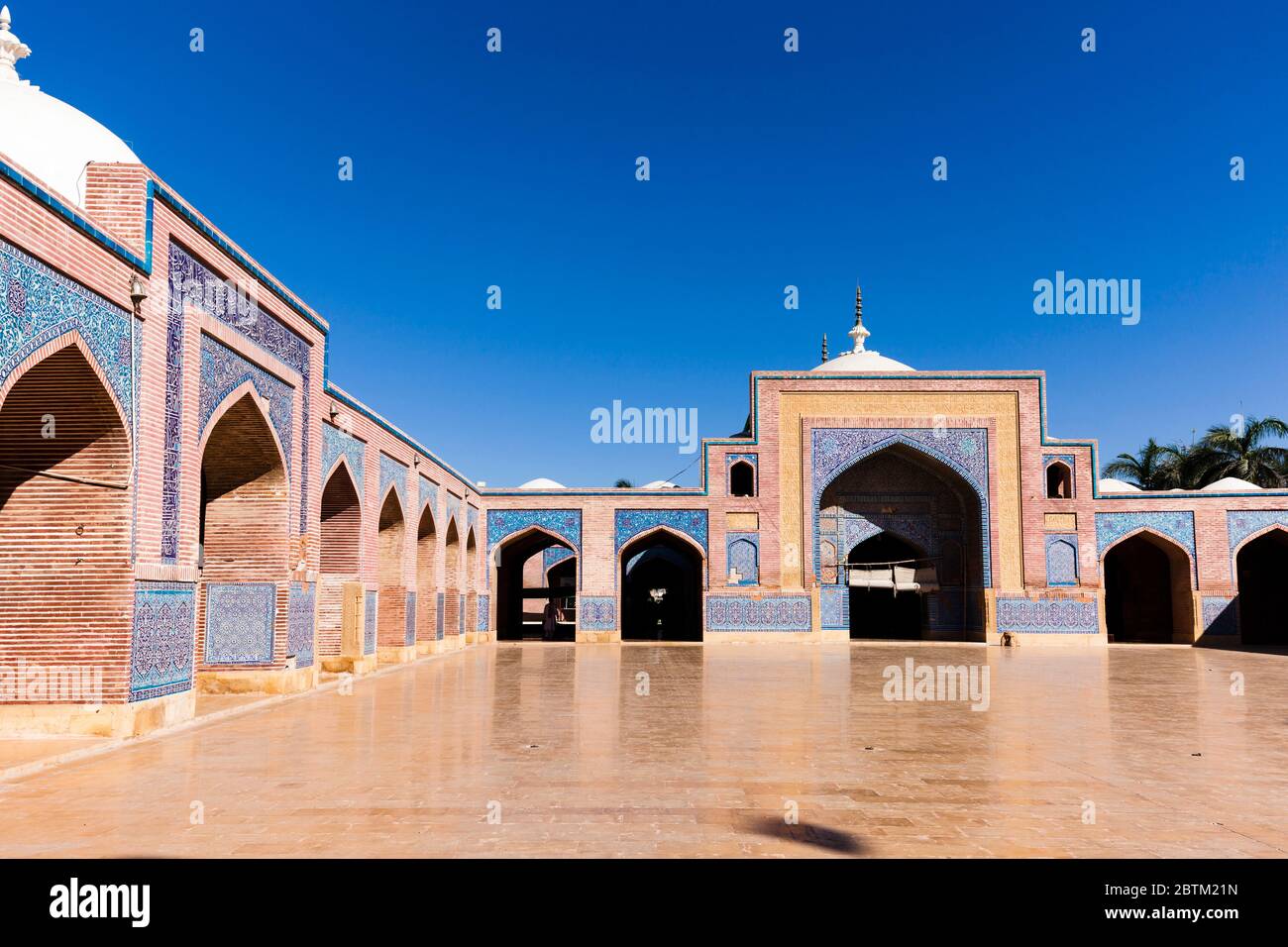 Courtyard of Shah Jahan Mosque, Jamia Masjid of Thatta, Thatta, Sindh ...