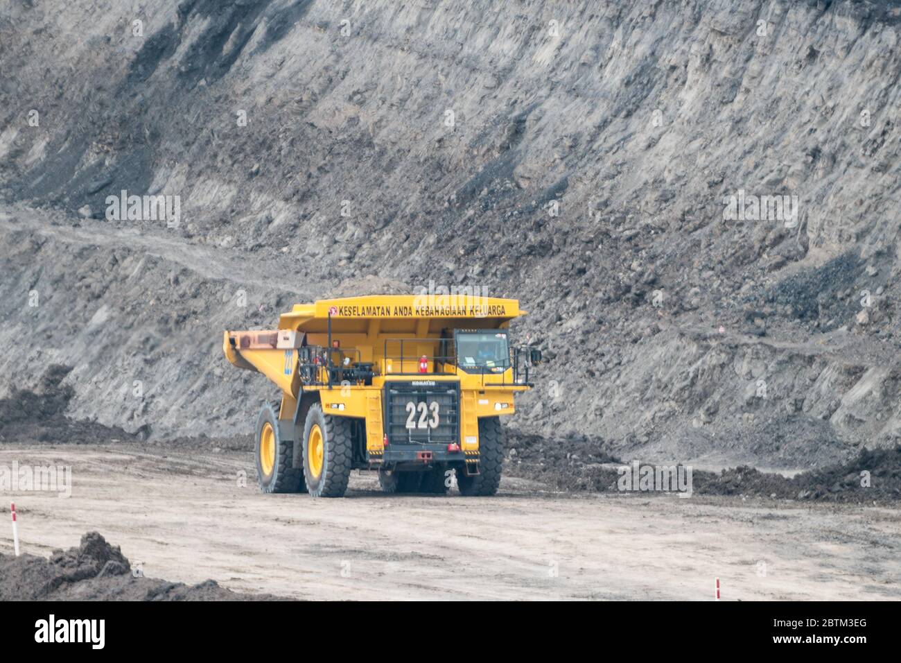 Open Pit Coal mining in Borneo indonesia Stock Photo - Alamy