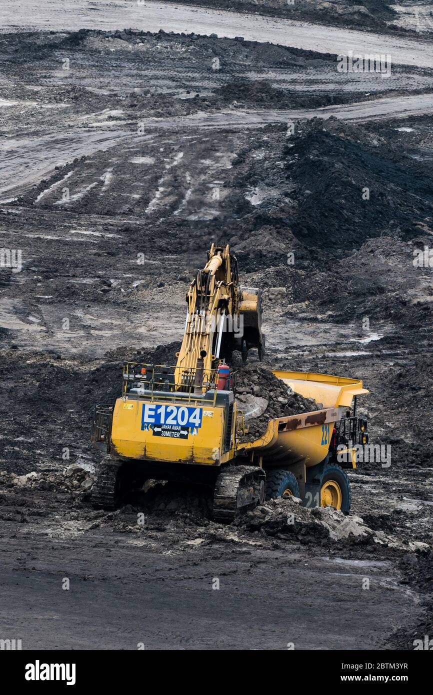 Open Pit Coal mining in Borneo indonesia Stock Photo - Alamy