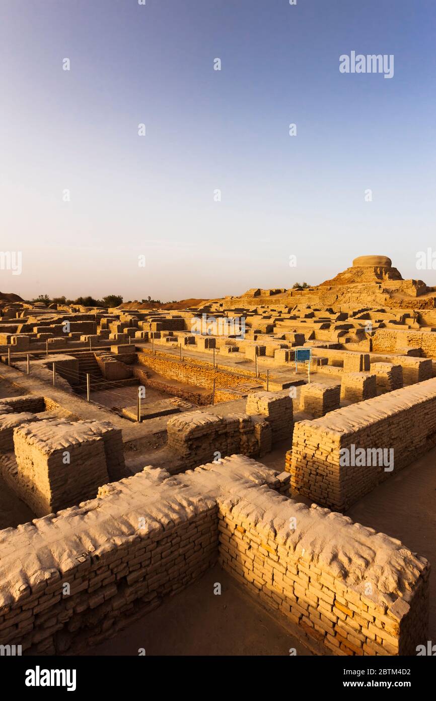 Mohenjo daro, Buddhist stupa and Great Bath, Indus Valley Civilisation ...