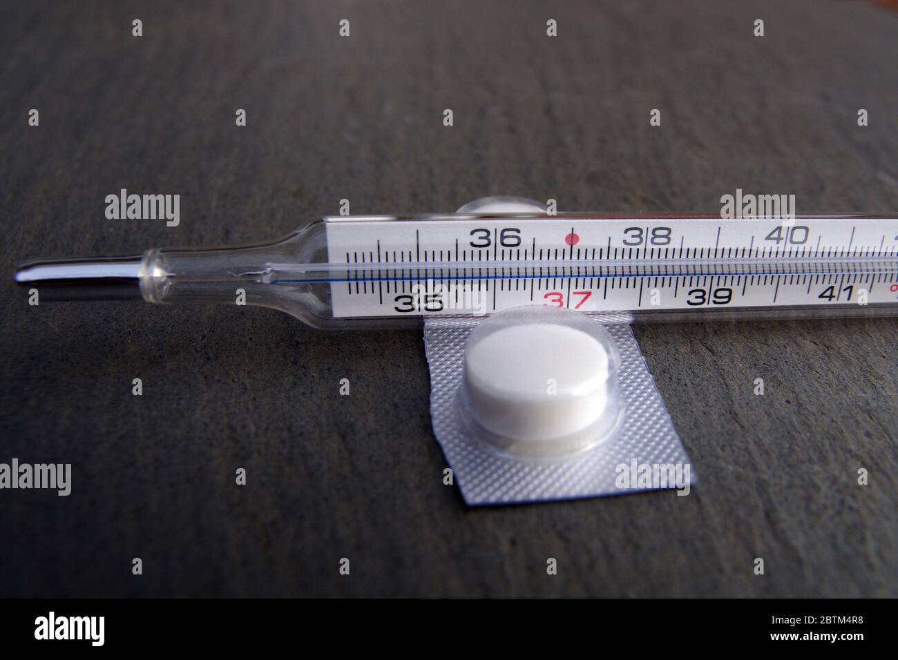 Medical utensils hi-res stock photography and images - Alamy