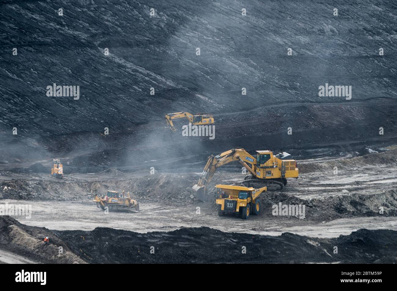 Open Pit Coal mining in Borneo indonesia Stock Photo - Alamy