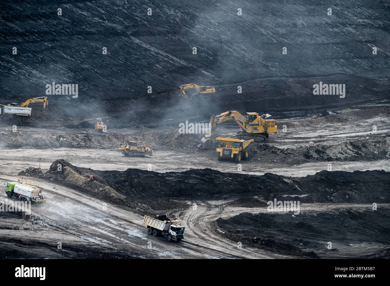 Open Pit Coal mining in Borneo indonesia Stock Photo - Alamy