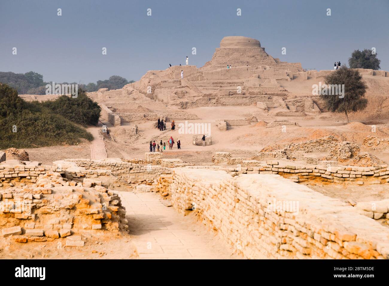 Mohenjo daro, Buddhist stupa, Indus Valley Civilisation, 2500 BCE ...