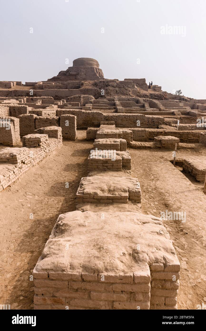Mohenjo daro, Buddhist stupa, Indus Valley Civilisation, 2500 BCE ...