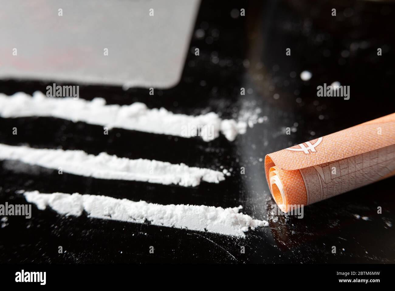 Lines Of Cocaine High Resolution Stock Photography and Images - Alamy