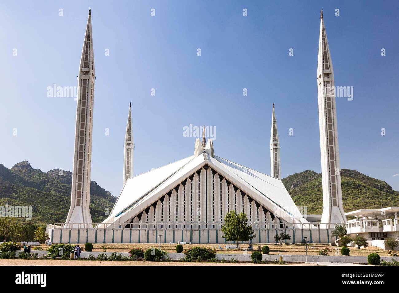 Faisal Mosque, modern mosque shaped like Bedouin tent, Islamabad ...