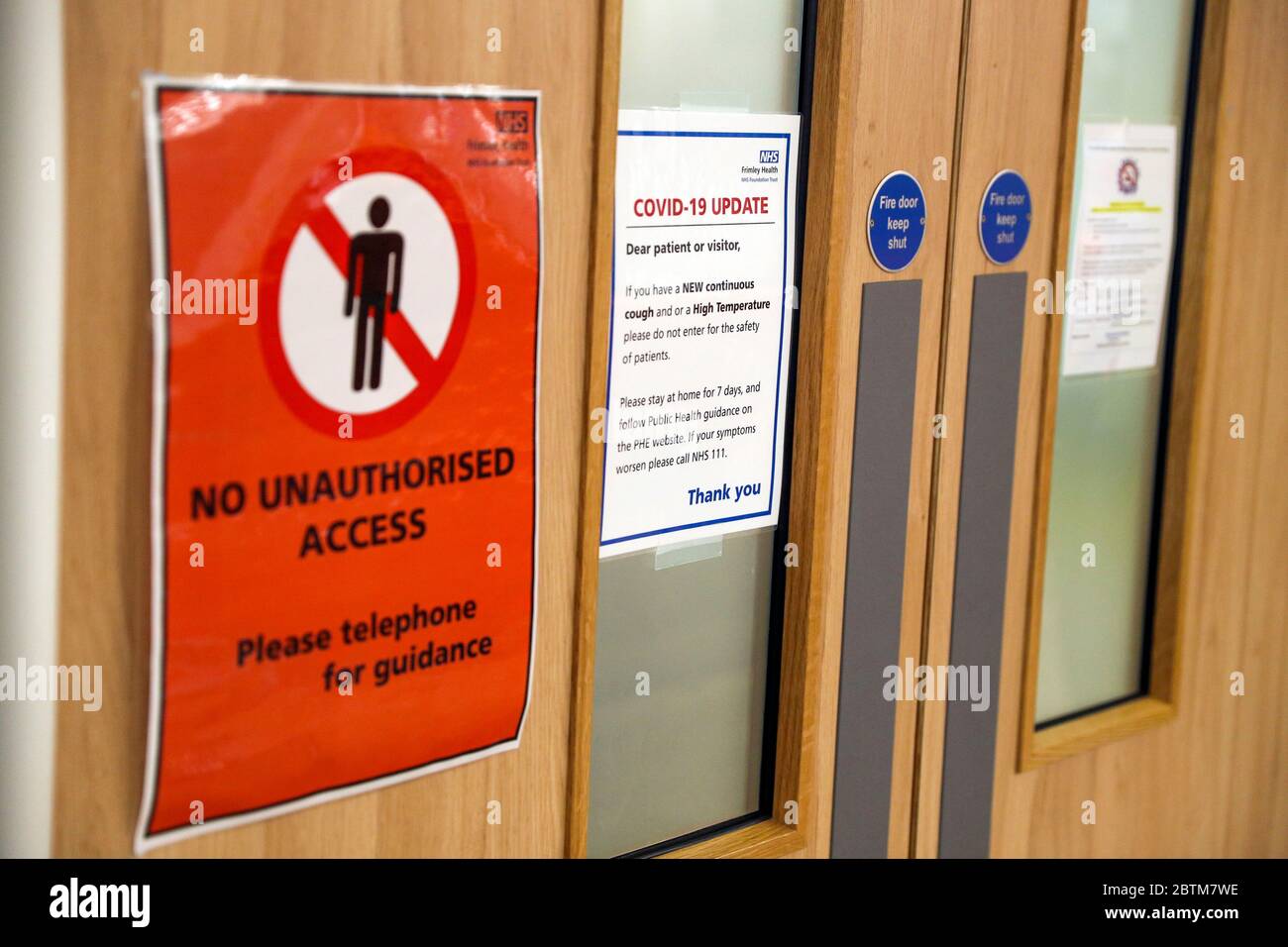 Signs at the entrance to the Emergency Department at Wexham Park ...