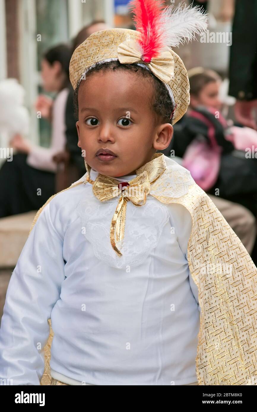 Jewish baby ceremony hi-res stock photography and images - Alamy