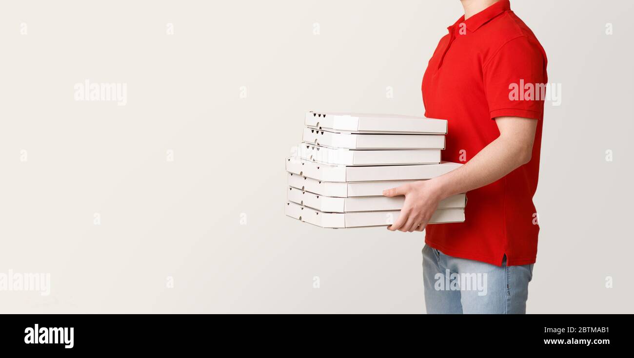 Delivery of boxes door hi-res stock photography and images - Alamy