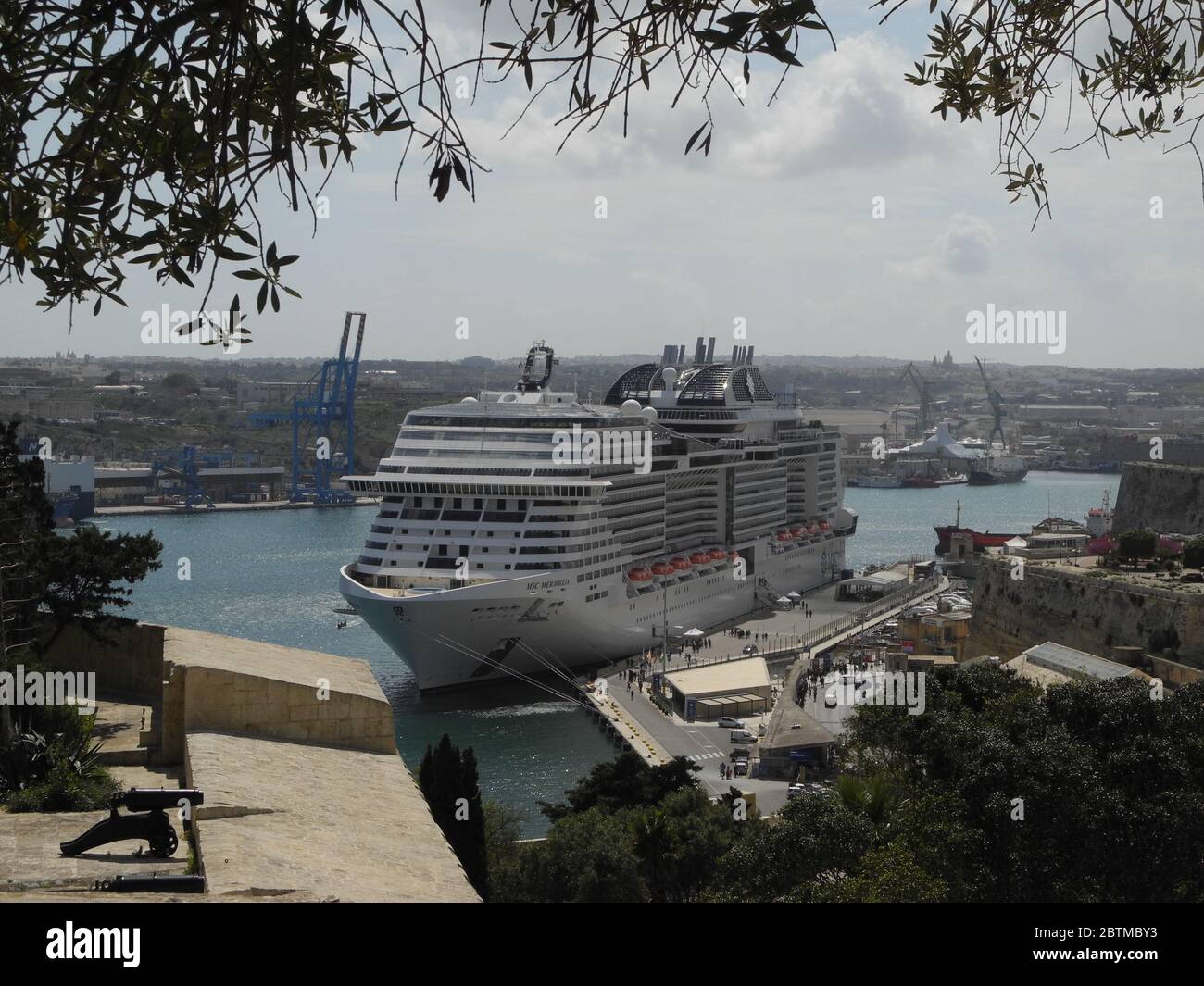 Valetta cruise ship hi-res stock photography and images - Alamy