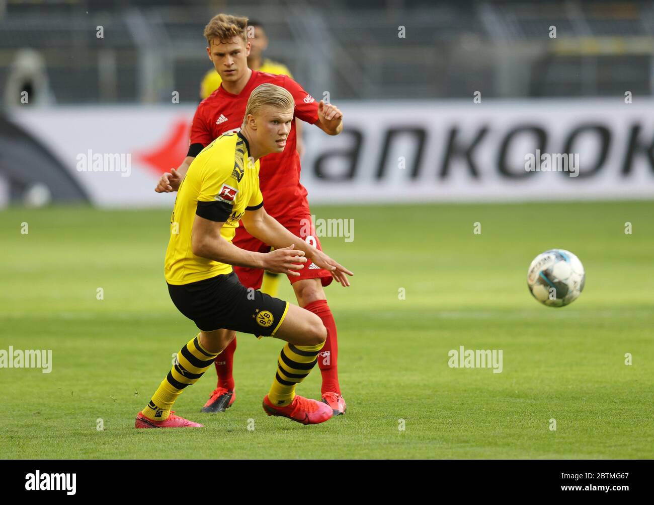 City Of Dortmund, Deutschland. 26th May, 2020. duels Joshua Kimmich ...