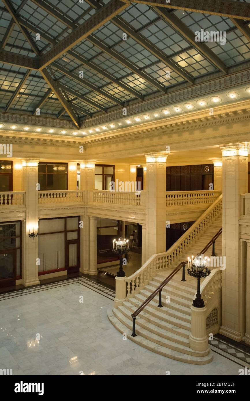 Chicago city hall hi-res stock photography and images - Alamy