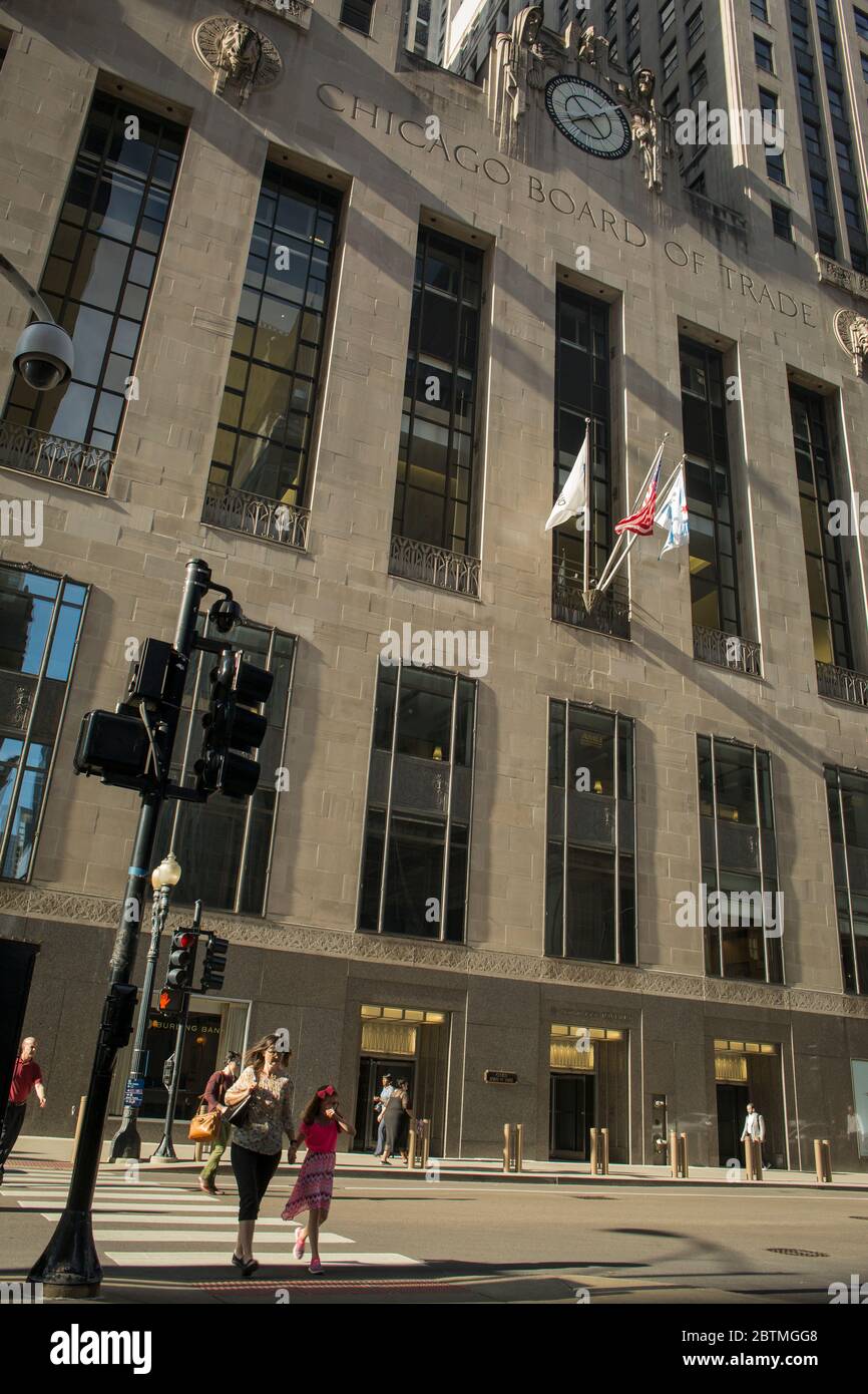 Chicago finance architecture hi-res stock photography and images - Alamy