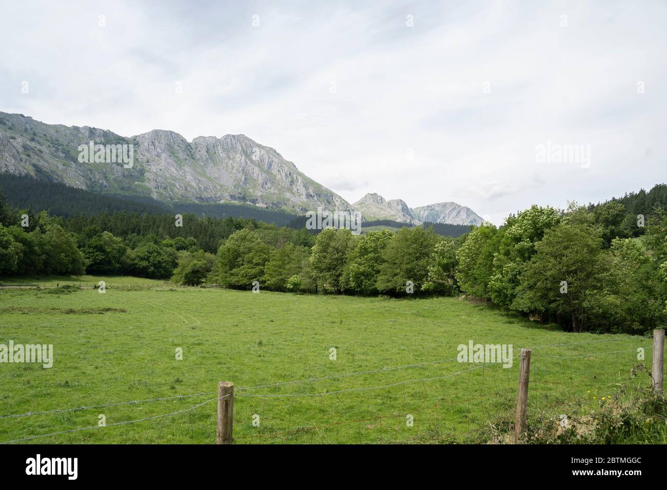 Rural northern spain landscape hi-res stock photography and images - Alamy